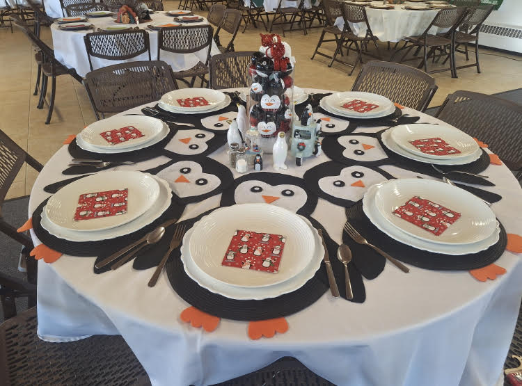 Penguin Themed Table – Craftypenguinfamily